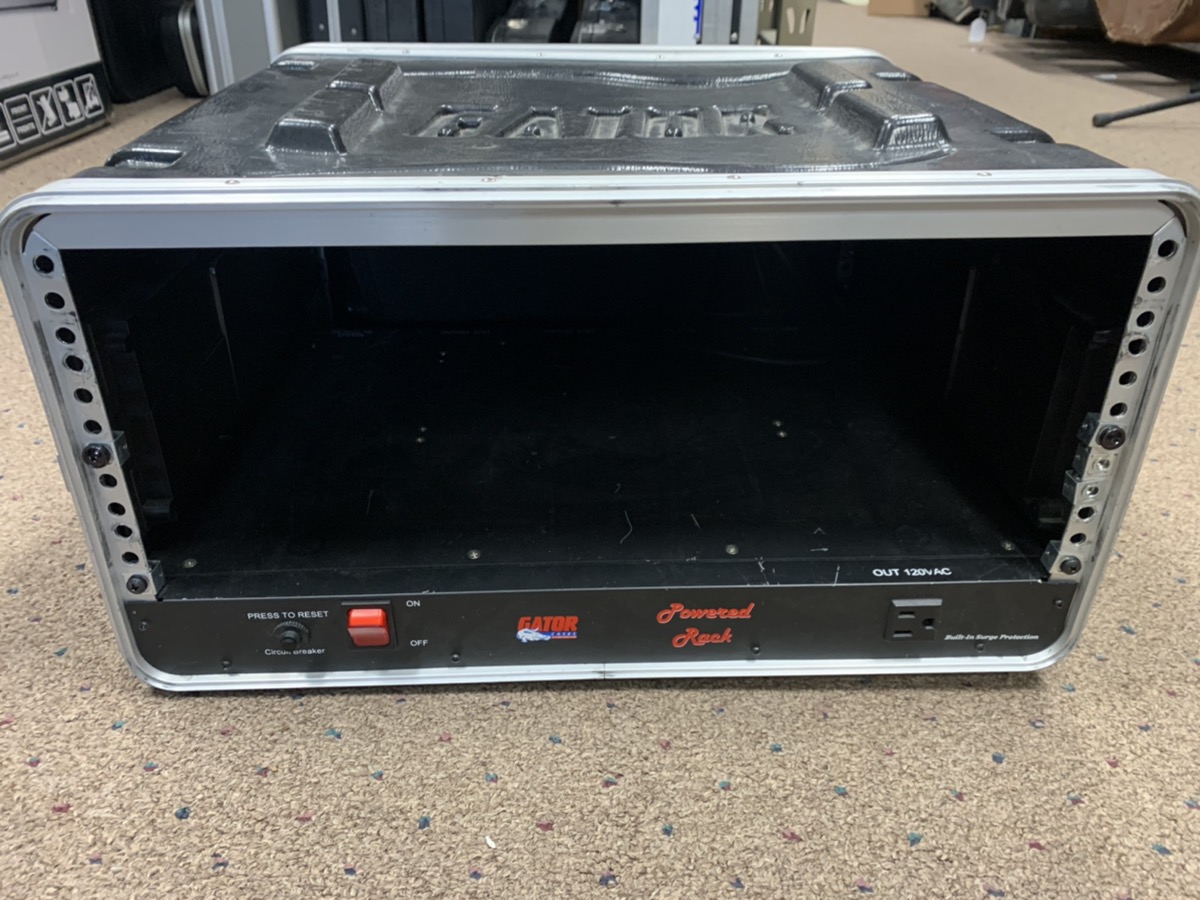GATOR CASES POWERED RACK Like New | Buya