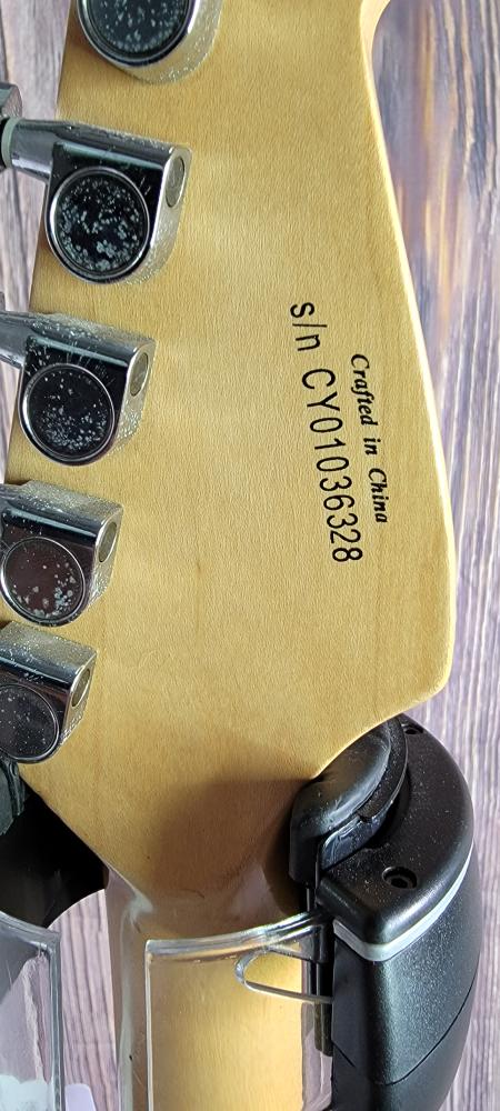 FENDER SHOWMASTER Acceptable | Beach City Pawn & Guitar | Huntington ...