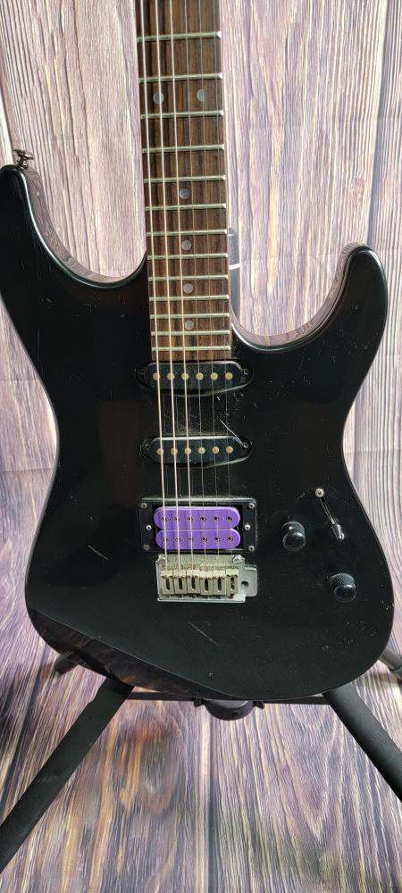 FENDER SHOWMASTER Acceptable | Beach City Pawn & Guitar | Huntington ...