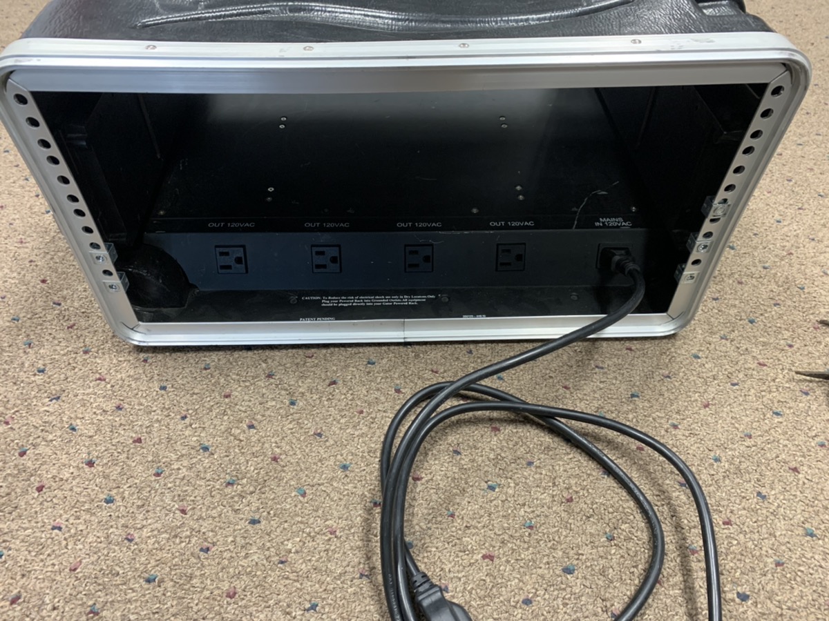 GATOR CASES POWERED RACK Like New | Buya