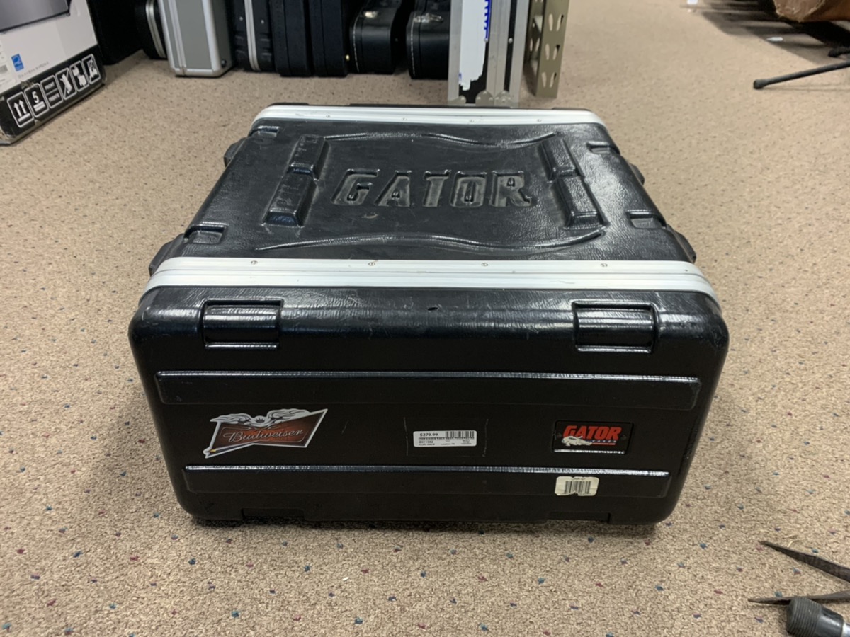GATOR CASES POWERED RACK Like New | Buya
