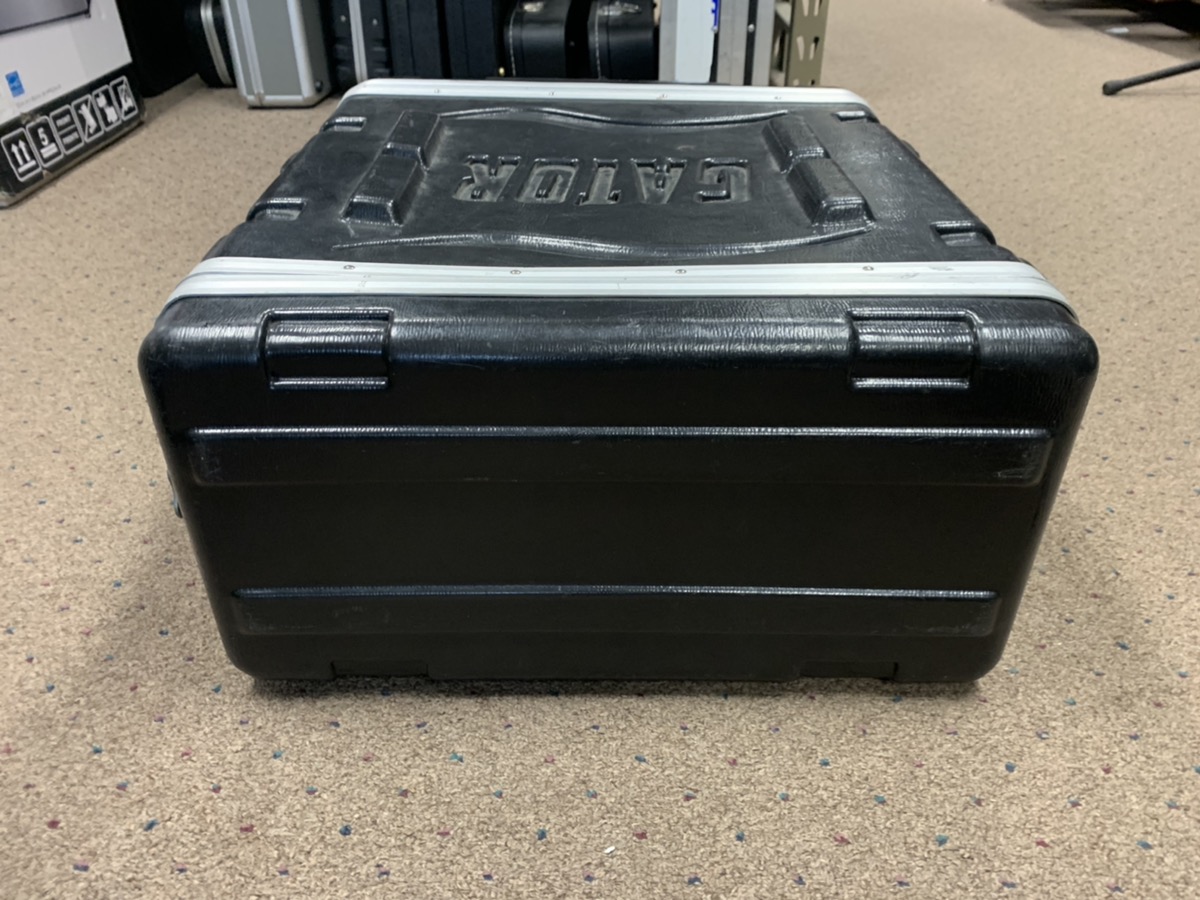 GATOR CASES POWERED RACK Like New | Buya