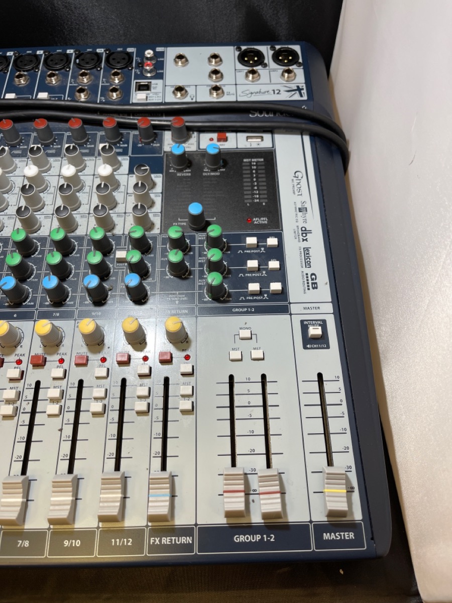 SOUNDCRAFT SIGNATURE 12 Good | Buya