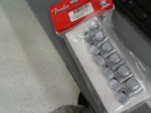 Genuine Fender CHROME LOCKING Tuners 6-InLine 2-pin Strat/Tele F Logo ...