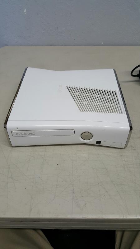 Microsoft Xbox 360 Model 1439 White S Console 4gb Very Good | Buya