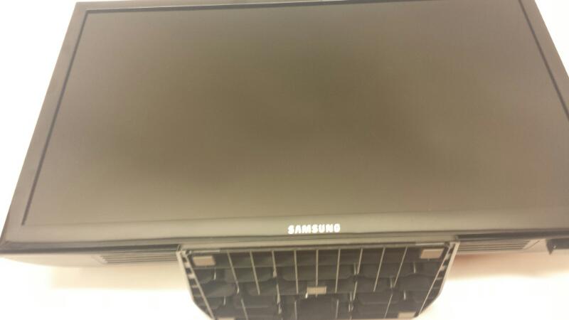Samsung Model: UN24H4000 24" Flat Screen LED TV With Remote Acceptable ...