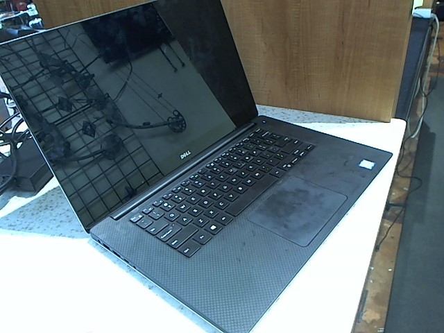 DELL COMPUTER P56F | Buya