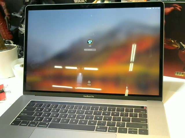 APPLE MACBOOK PRO A1990 | Buya