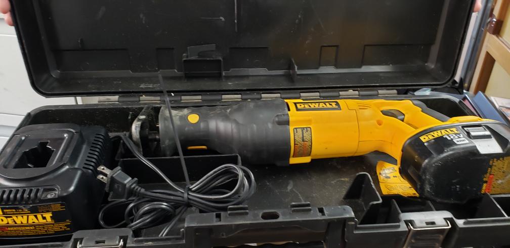 DEWALT DC385 Very Good | Buya
