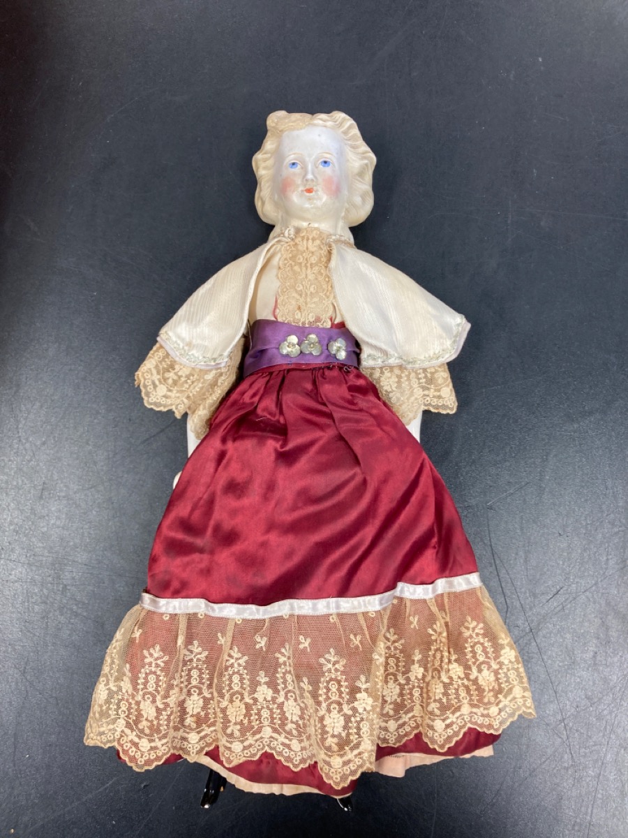 18" VINTAGE PORCELAIN DOLL, Blonde hair, snood Very Good | Buya