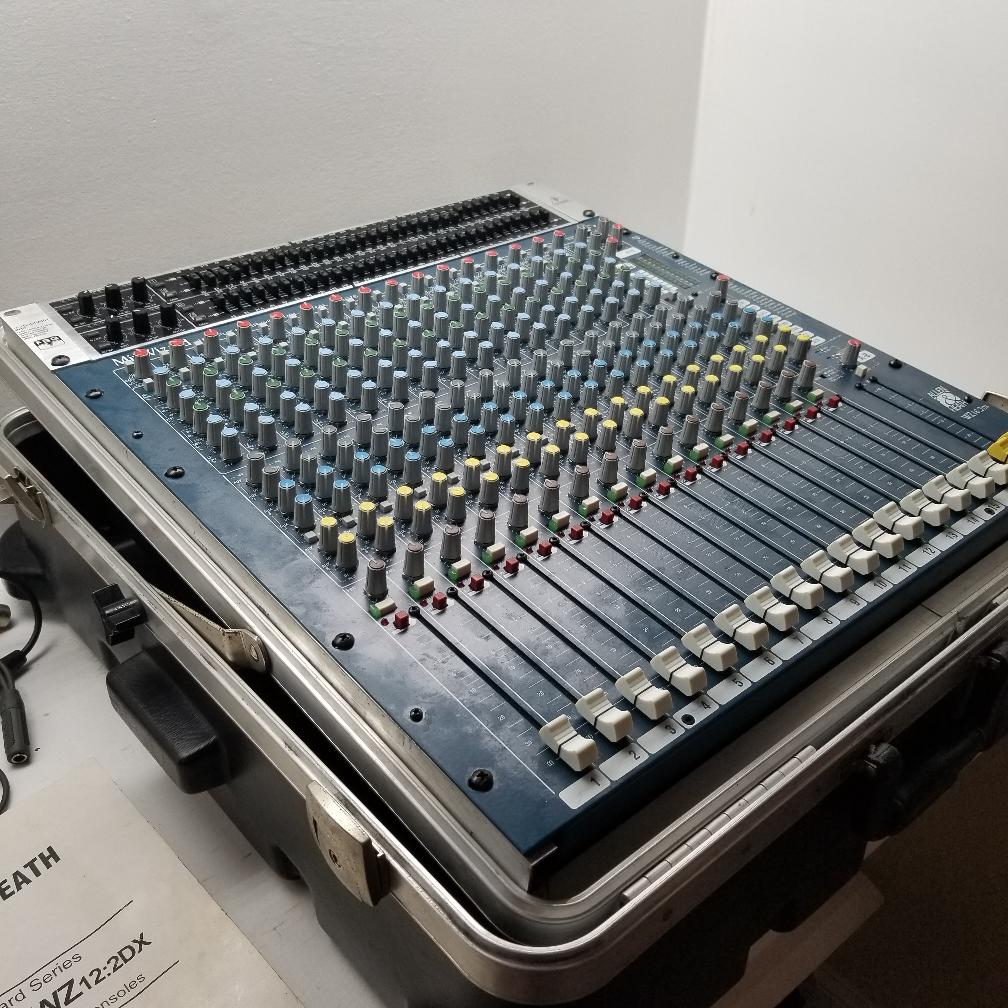 Allen & Heath MIXWIZARD WZ16:2DX 16-Channel Mixer SKB Behringer ...