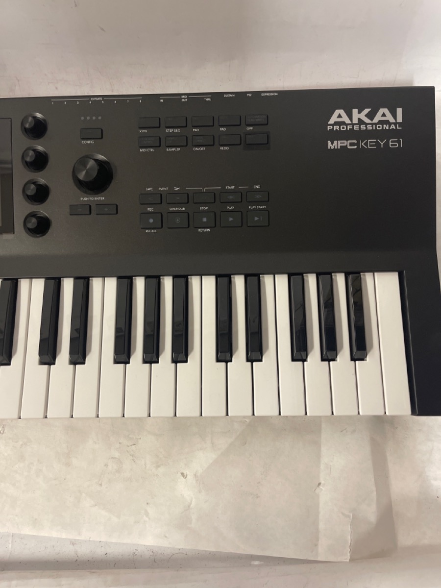 AKAI MPC KEY 61 PRODUCTION WORKSTATION & SYNTH *Pickup Only*(OEE-NKB ...