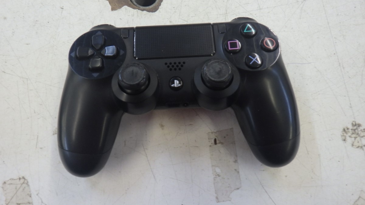 SONY PS4 - SYSTEM - CUH-2215B - 1TB Like New | Buya