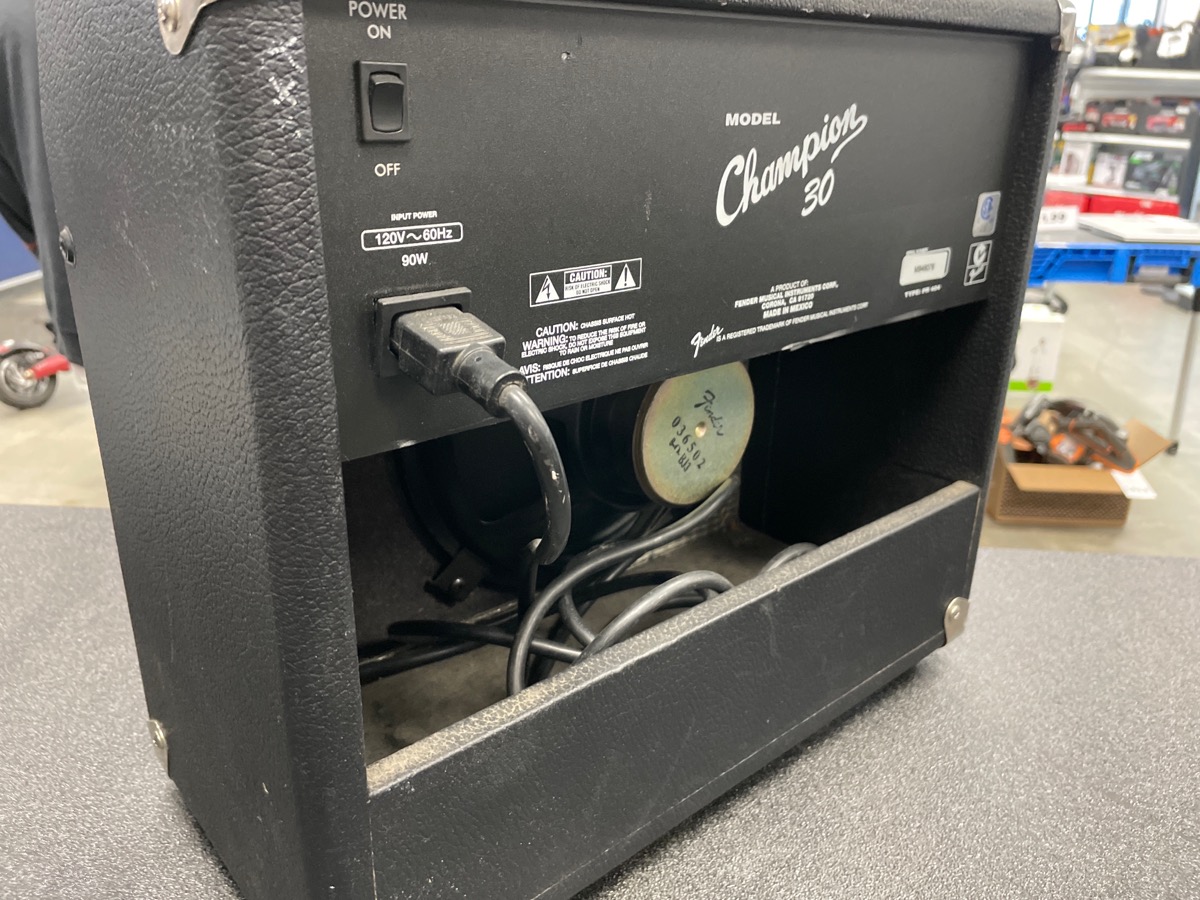 Fender Champion 30 2-Channel 30-Watt 1x10" Guitar Practice Amp Very ...