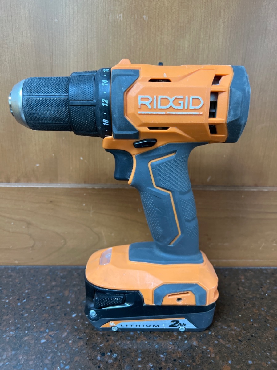 RIDGID R86001 1/2" DRILL, WITH 18V 2AH BATTERY Good | A1 Hawk