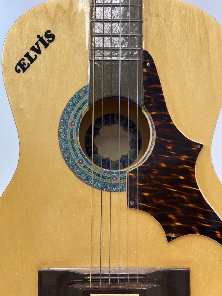 ACOUGUITAR NONE ELVIS MINI CLASSICAL GUITAR *CONDITION* Very Good | Buya