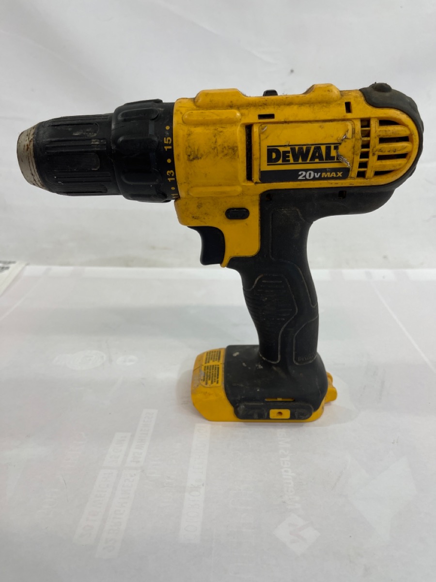 DEWALT DCD771 20 VOLT CORDLESS DRILL ***TOOL ONLY*** Good | Buya