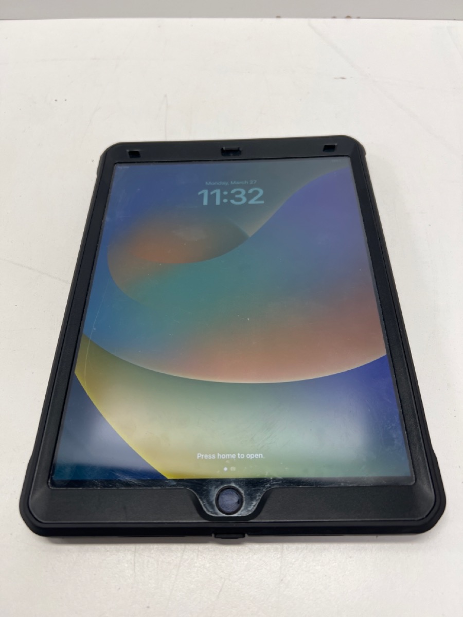 APPLE IPAD PRO 1ST GEN - 10.5" WIFI 64GB - A1709 Good | Buya