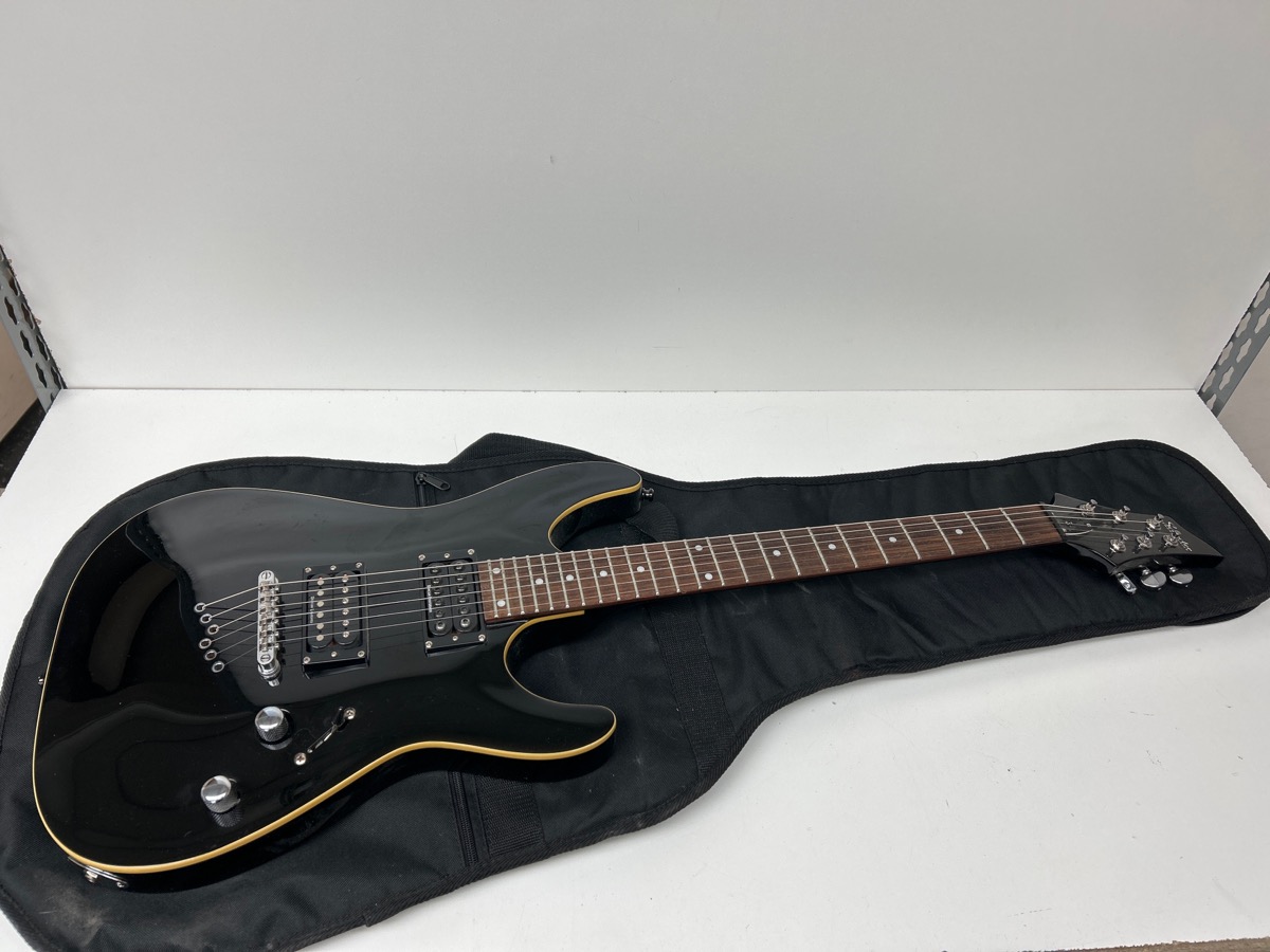 SCHECTER DIAMOND SERIES C-1 BLACK ELECTRIC GUITAR W/SOFT CASE Like New ...
