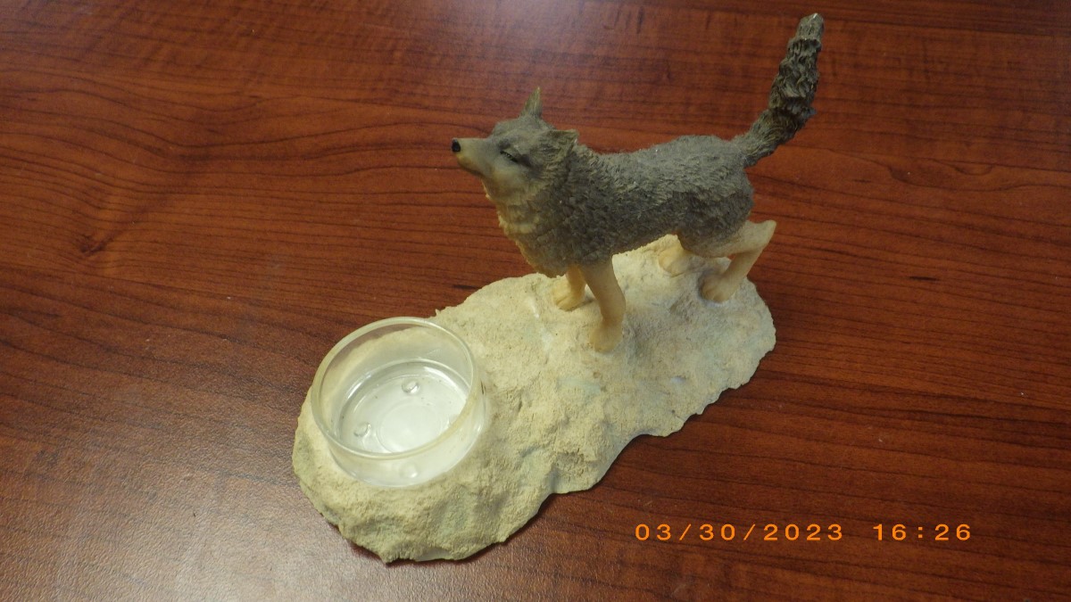 GREY WOLF HOWLING FIGURE, PRODUCED BY HERCO GIFT PROFESSIONALS Brand ...