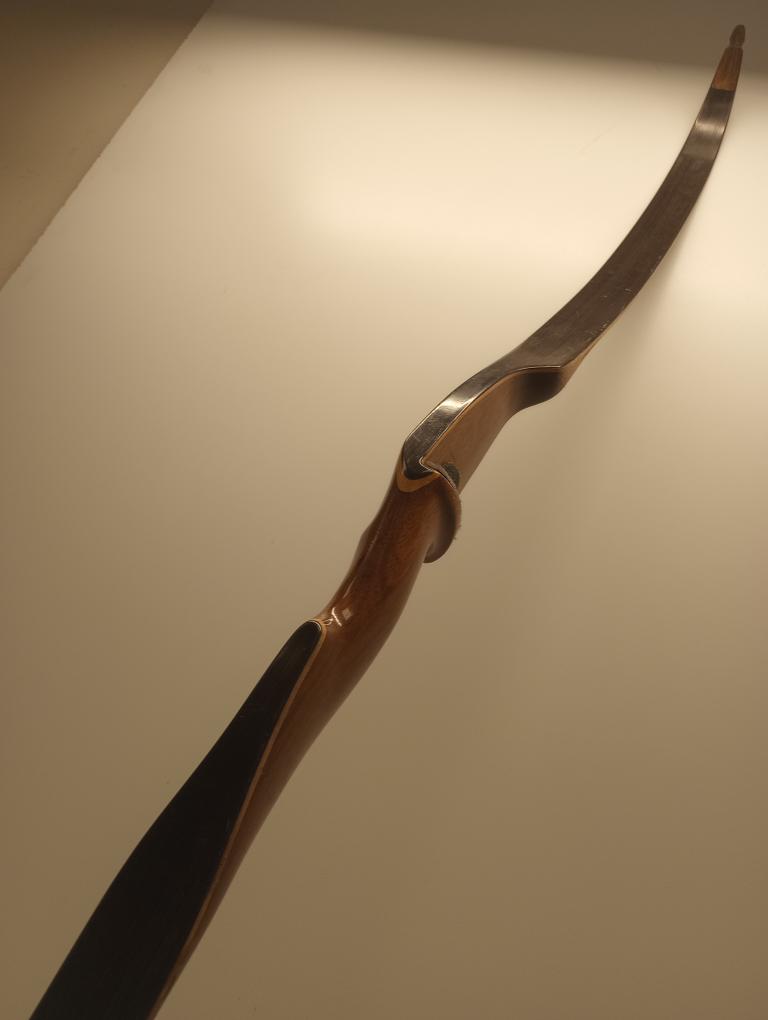 DAMON HOWATT RECURVE BOW Very Good | Buya