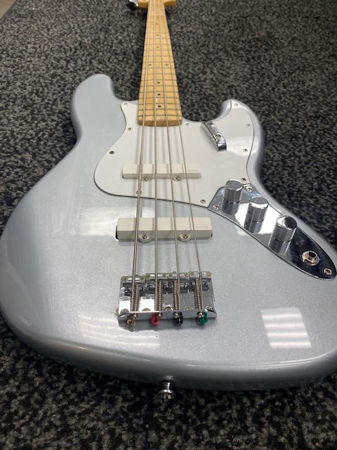 CUSTOM PARTS CASTER SILVER BASS GUITAR Acceptable | Pawn 1 | Spokane | WA