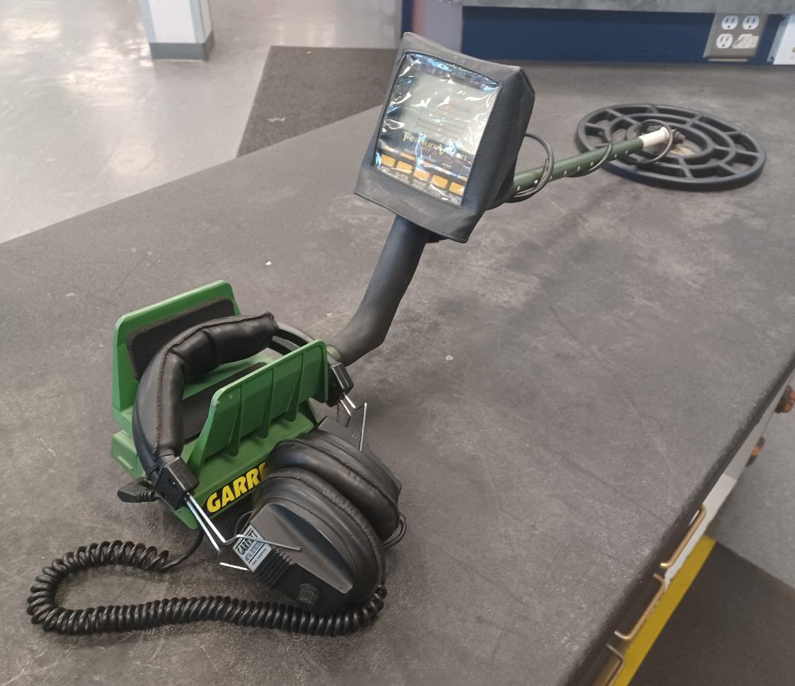 GARRETT METAL DETECTORS GTI 2500 METAL DETECTOR Like New | Buya
