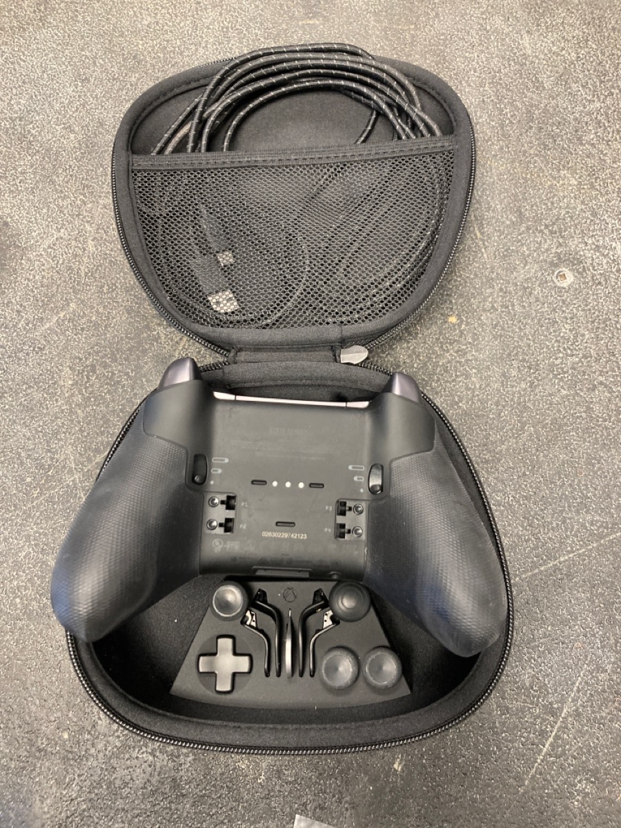 MICROSOFT ELITE SERIES 2 VIDEO CONTROLLER WITH ACC IN CASE Very Good | Buya