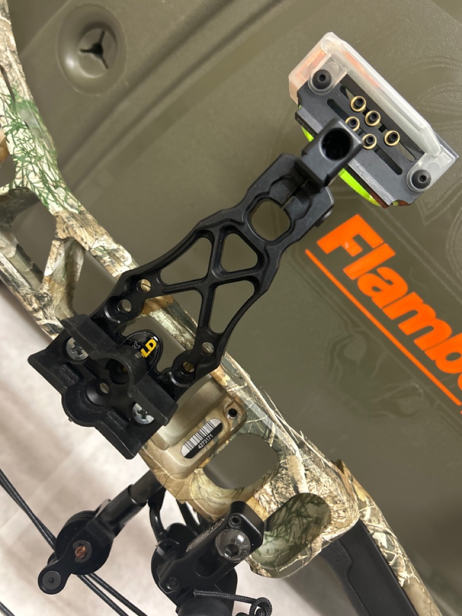 MATHEWS BOWS VRX 28, WITH FLAMBEAU HARD CASE Very Good | Buya