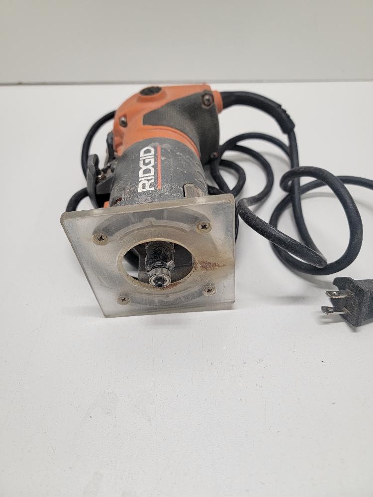 RIDGID CORDED ROUTER WITH GUARD/CARRY CASE Very Good | Buya