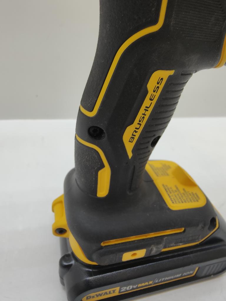 Dewalt DCD709 1/2" Cordless Drill w/ 20V Max Li-ion DCB207 Tool Battery ...