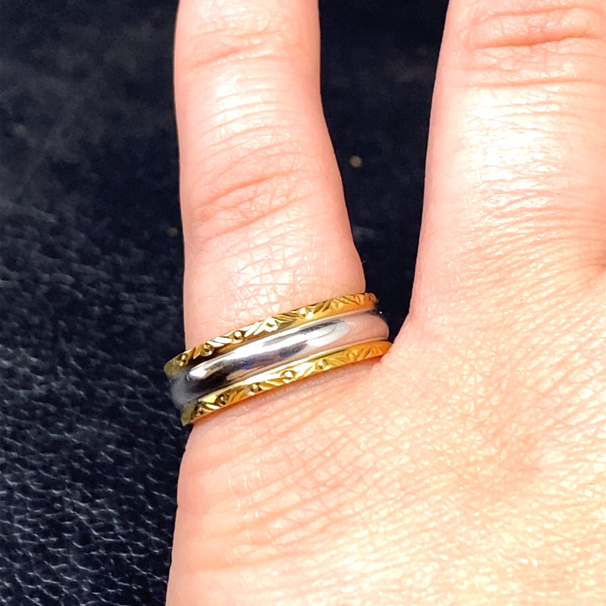 18K Yellow Gold & Pt .950 Platinum Apx 6mm Wide Band 9.33g sz 7 Pre-owned | Buya