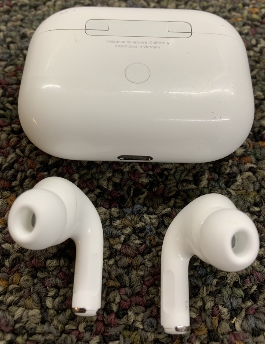 Apple Airpods Pro A2190 with Magsafe Charging Case 1st Gen White Very ...