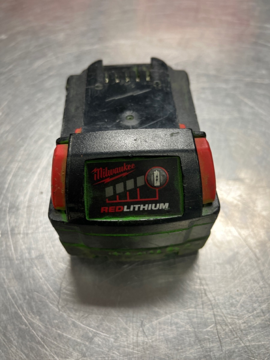 Used MILWAUKEE 48-11-1850 M18 Red Lithium XC 5.0Ah Battery Pack Good | Buya