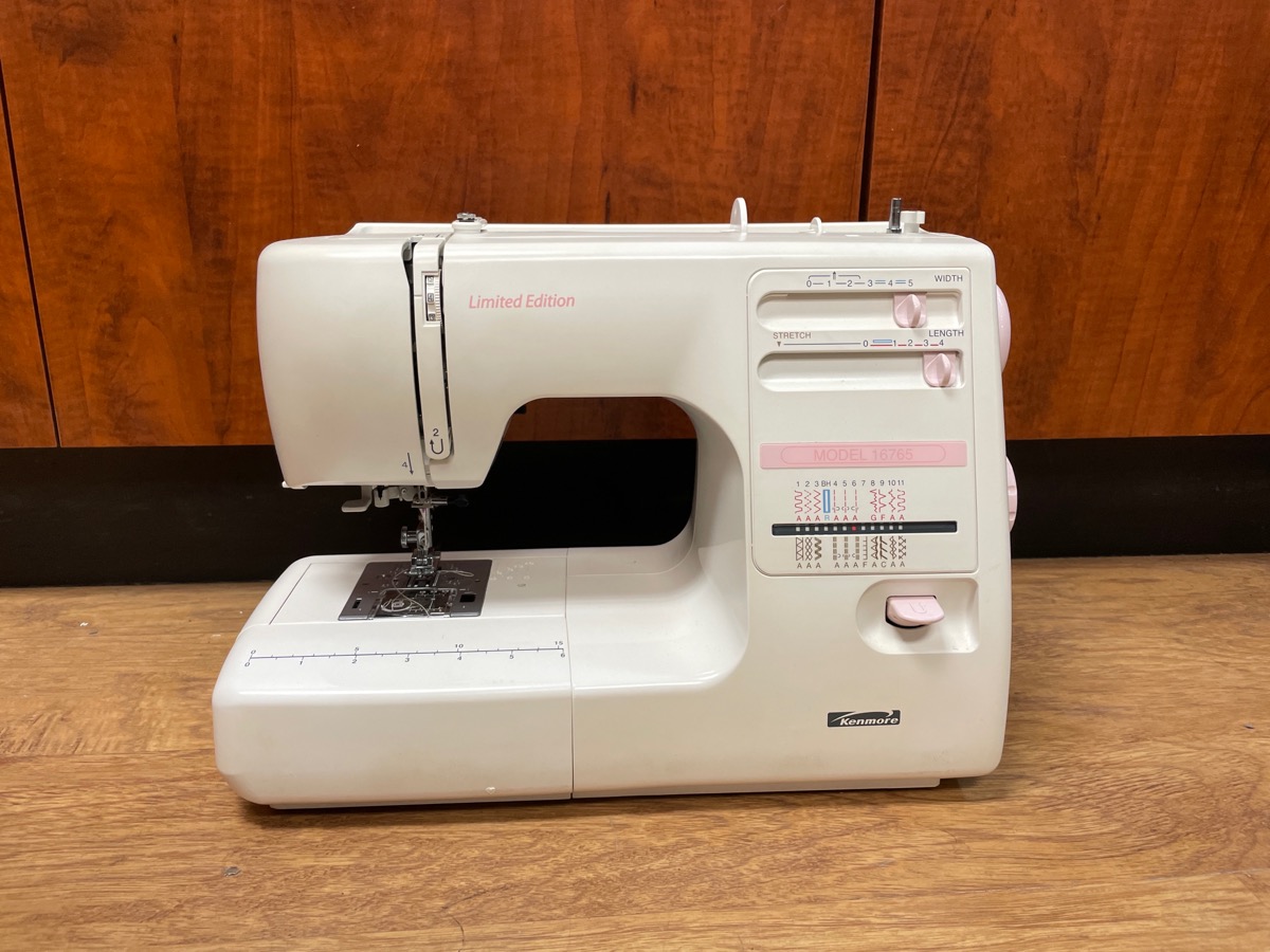 KENMORE 16765 SEWING MACHINE W/ BOX Very Good | Buya Canada