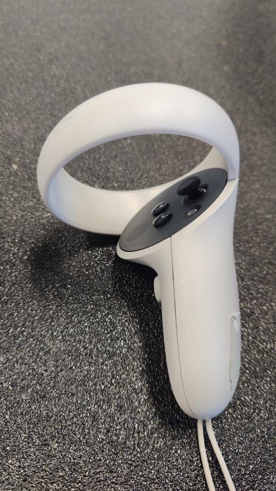 OCCULUS QUEST 2 256GB W BOTH CONTS/ CHRG PORT AND CABLE/ HEADSET IS ...