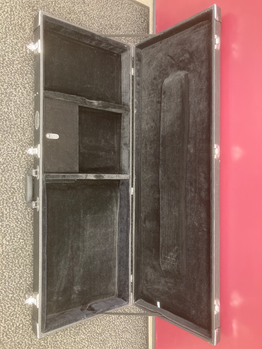 CHROMACAST GUITAR CASE Very Good | Pawn 1 | Spokane | WA