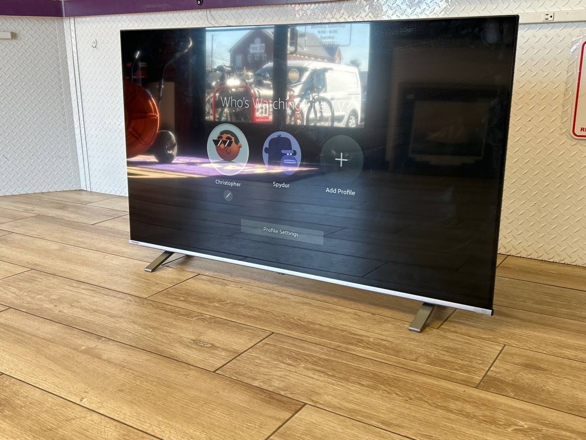 *INSTORE PICKUP ONLY* Toshiba 55C350KU 55" Flat Panel 4K LED UHD Smart ...