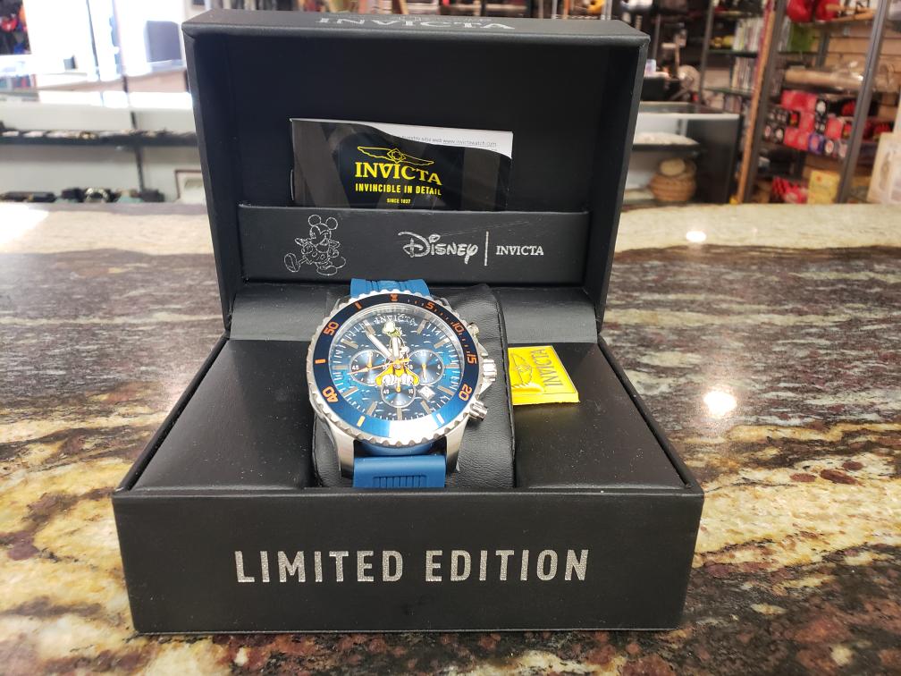 Invicta Disney Goofy Men's 48mm Limited Edition Blue Chronograph Watch ...