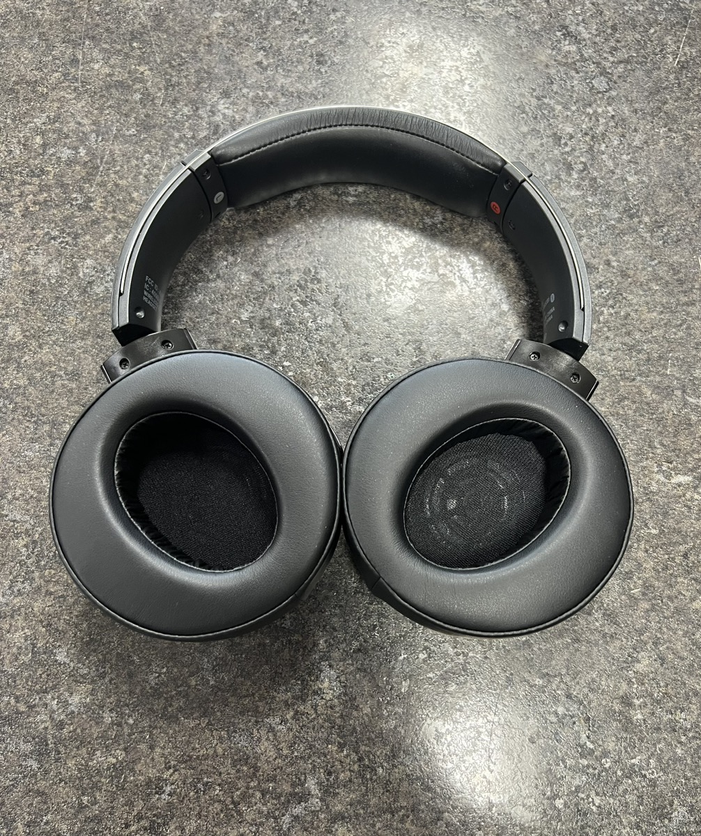 SONY EXTRA BASS NIOSE-CANCELING WIRELESS HEADPHONES Like New | Buya