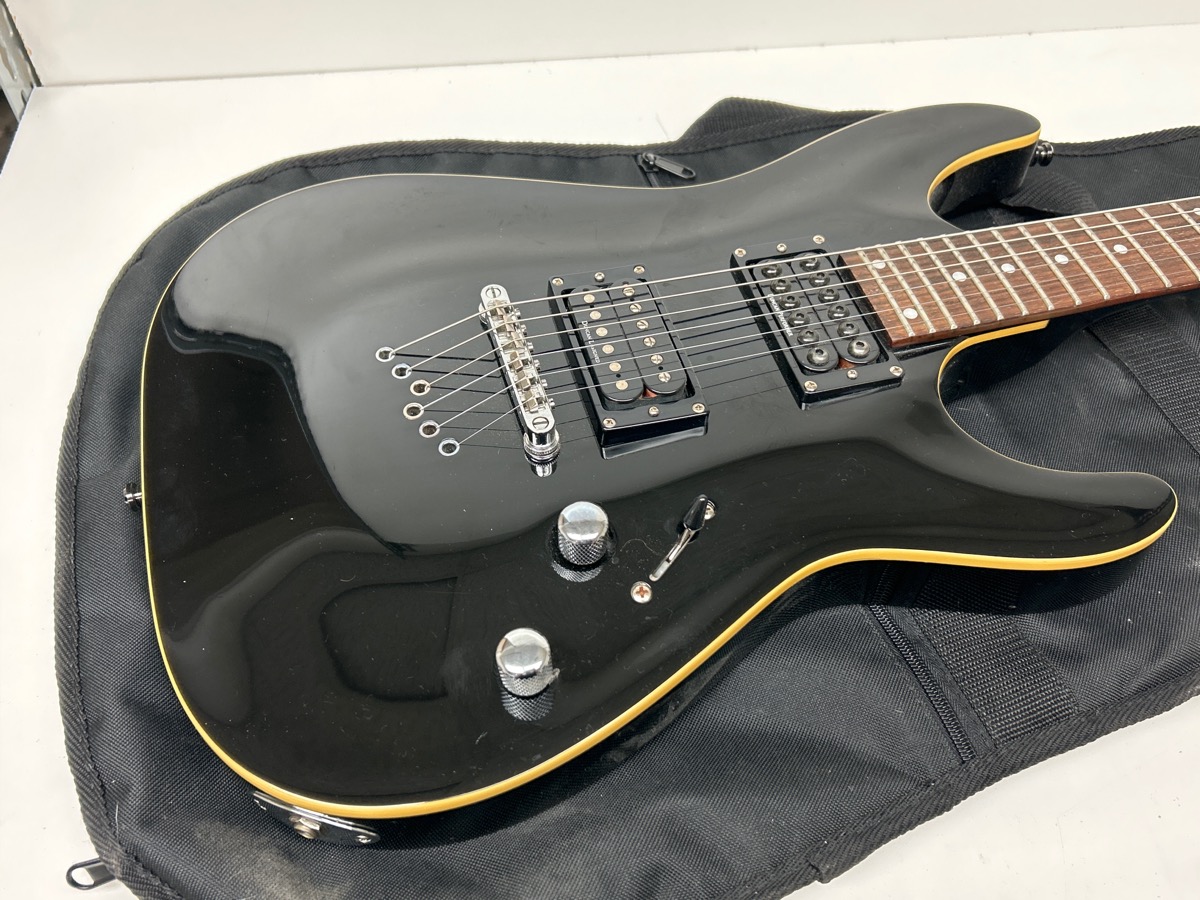SCHECTER DIAMOND SERIES C-1 BLACK ELECTRIC GUITAR W/SOFT CASE Good | Buya