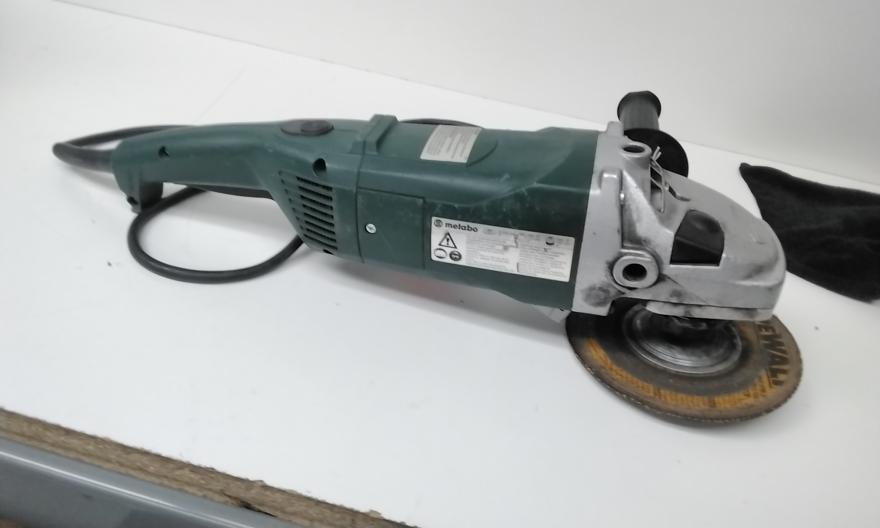METABO D-72622 SOLID 9" CORDED GRINDER Good | Pawn 1 | Spokane | WA