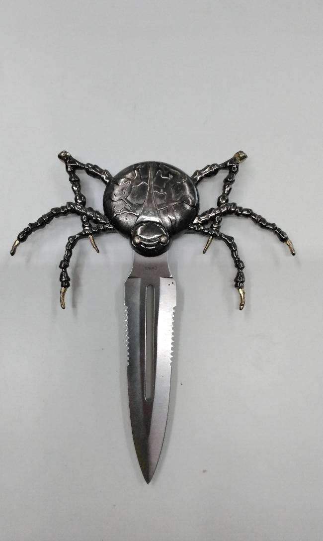 SPIDER KNIFE IN STAND. Good | Pawn 1 | Spokane | WA