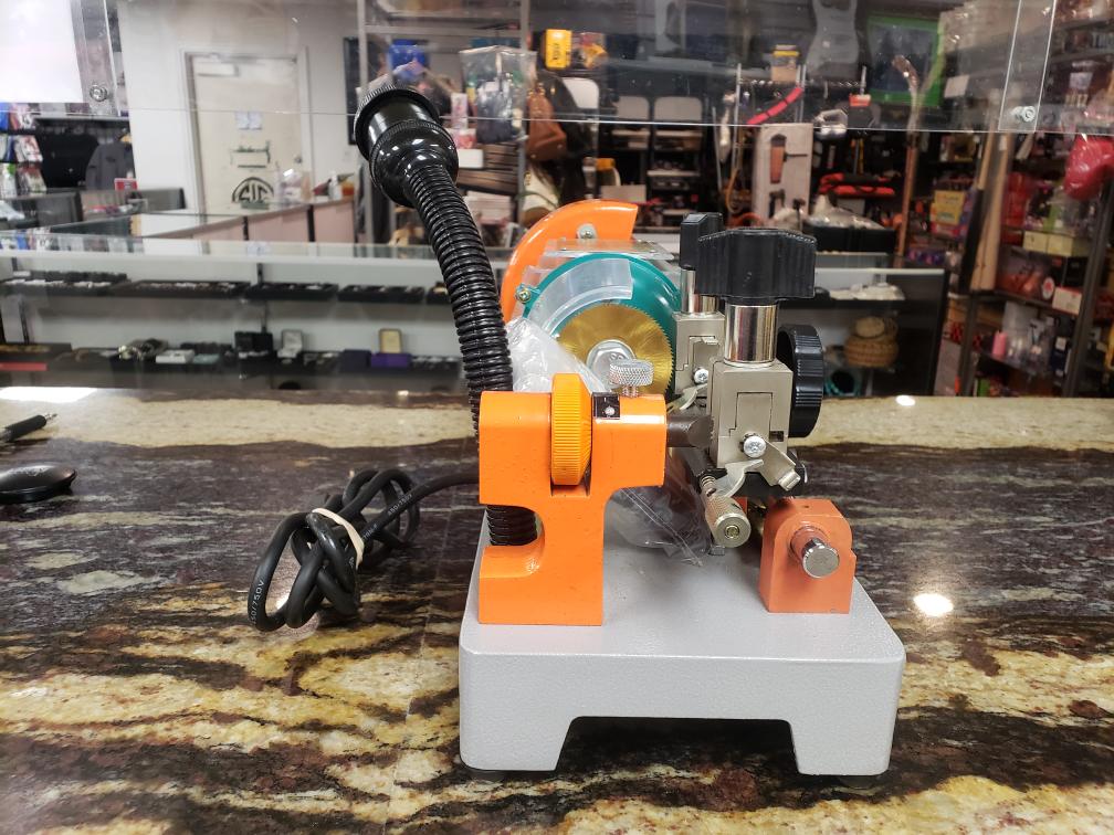 KEY CODE CUTTING MACHINE JINFA 2AS 220V OR 110V KEY CUTTING MACHINES ...