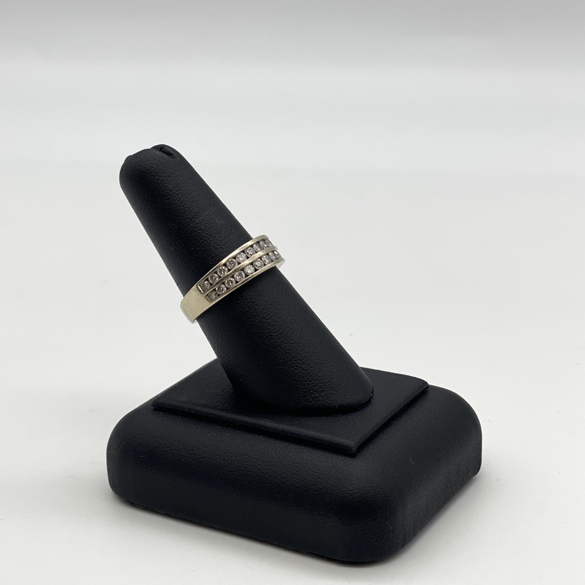 10 Karat White Gold Lady's Diamonds 4.4gms Engagement Band $575 Pre ...