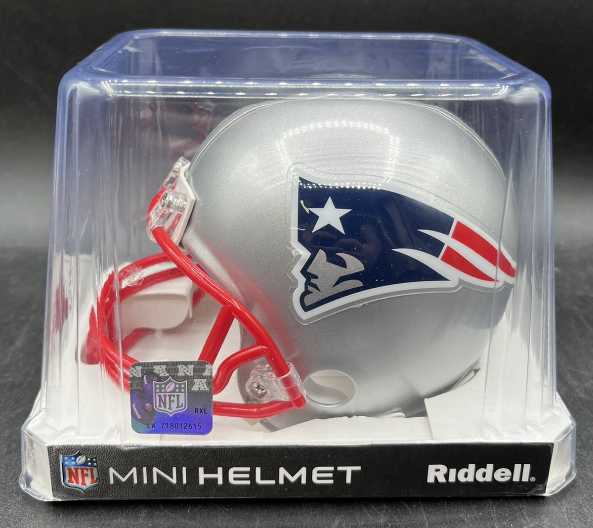 TOM BRADY AUTOGRAPHED NEW ENGLAND PATRIOTS SIGNED RIDDELL MINI HELMET ...