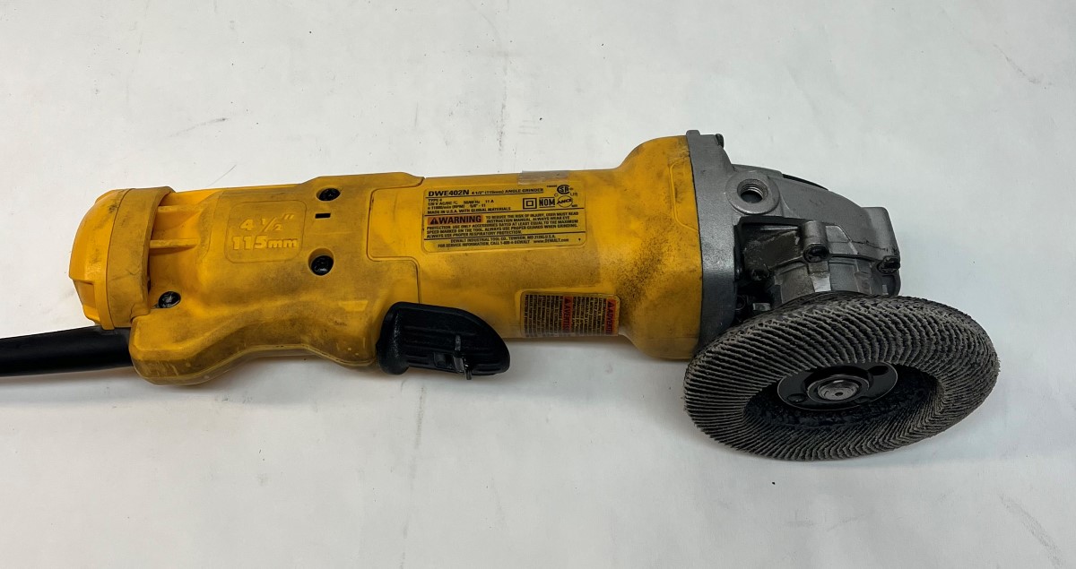 Dewalt DWE402N Disc Grinder 20V 4-1/2" Blade Good | Buya