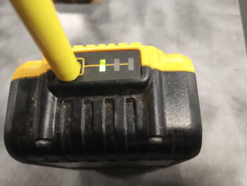 DEWALT DCF885 20v IMPACT W/ 5.0AH Very Good | Pawn 1 | Spokane | WA