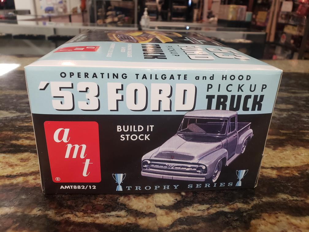 AMT '53 Ford Pickup Truck 3 in 1 Retro Deluxe Trophy Series Kit AMT882 ...