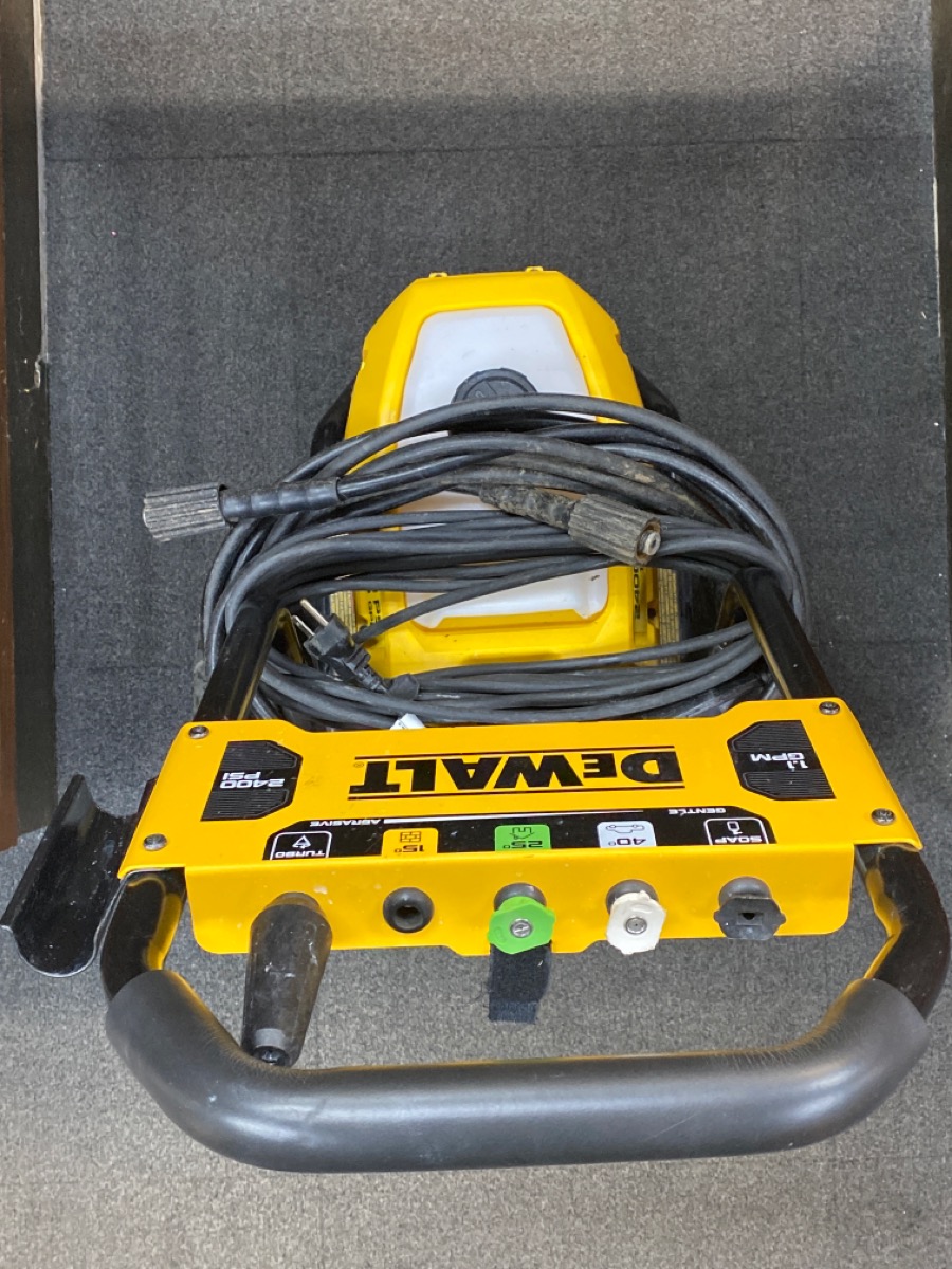 Dewalt 2400 PSI 1.1 GPM Cold Water Electric Pressure Washer - DWPW2400 ...